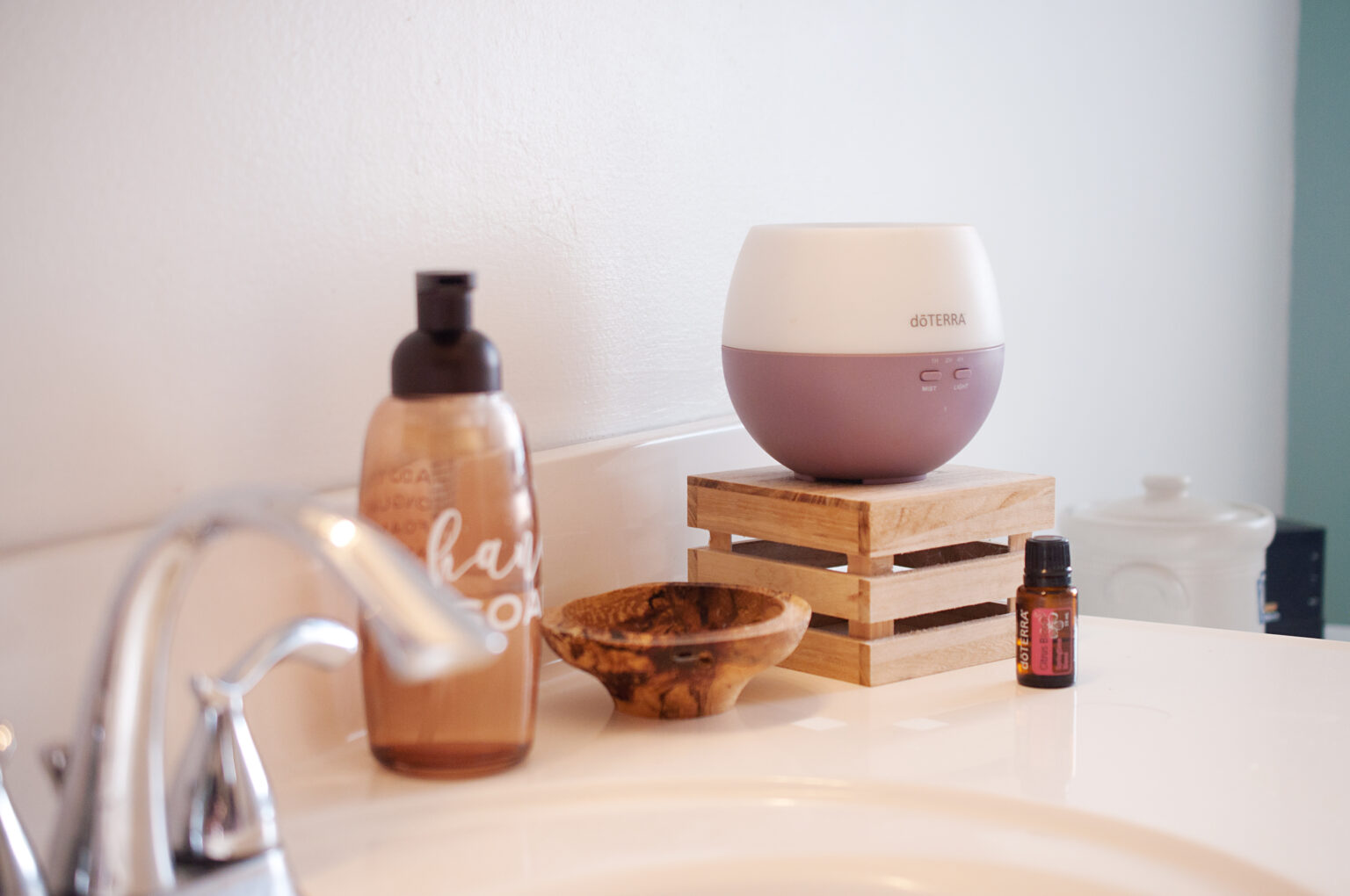 Why Diffuse Essential Oils? – Honeybee at Home